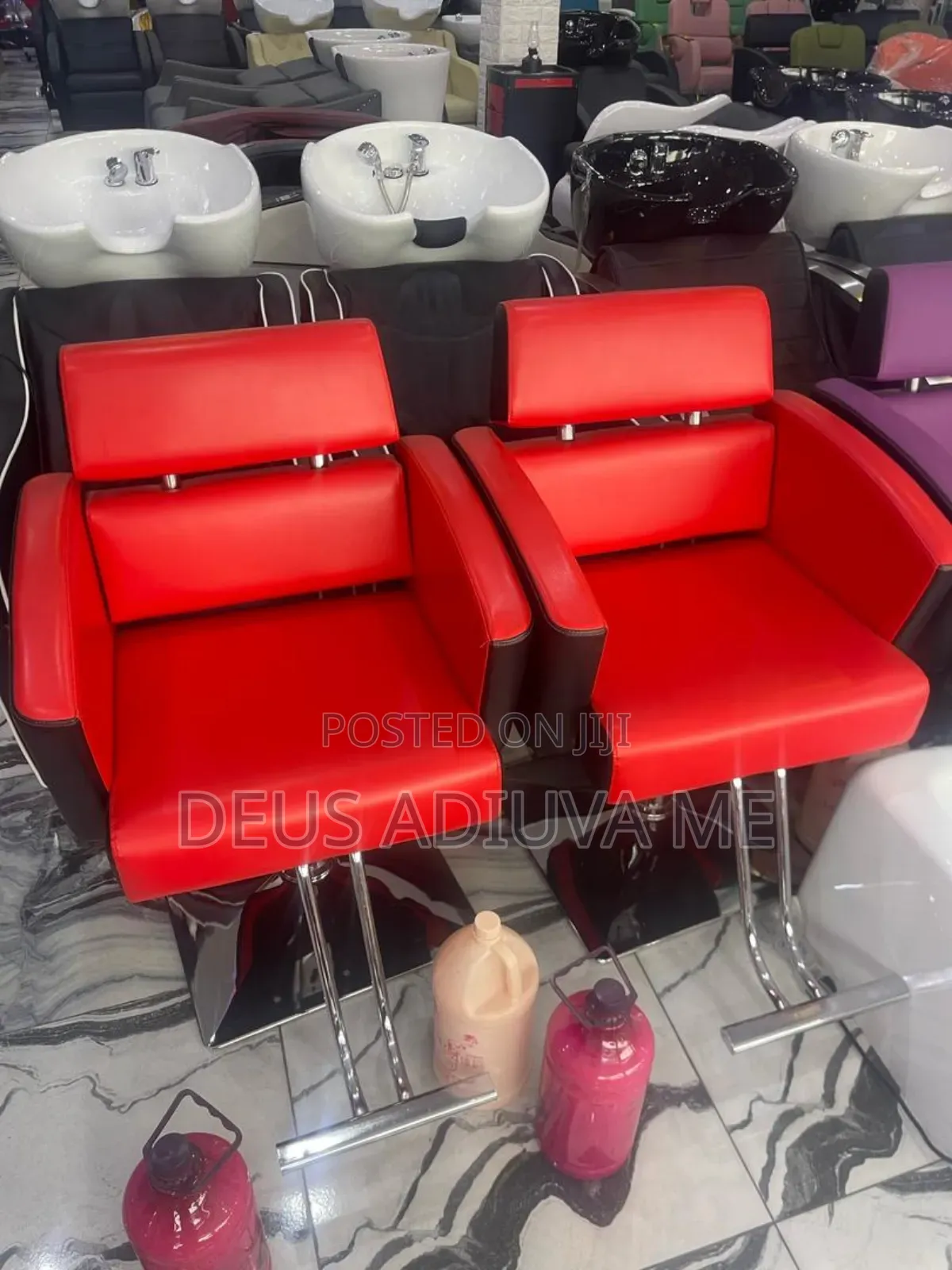 Red Salon Chair for Stylists for sale - Deus Adiuva Me Price: ₦ 250,000 ...