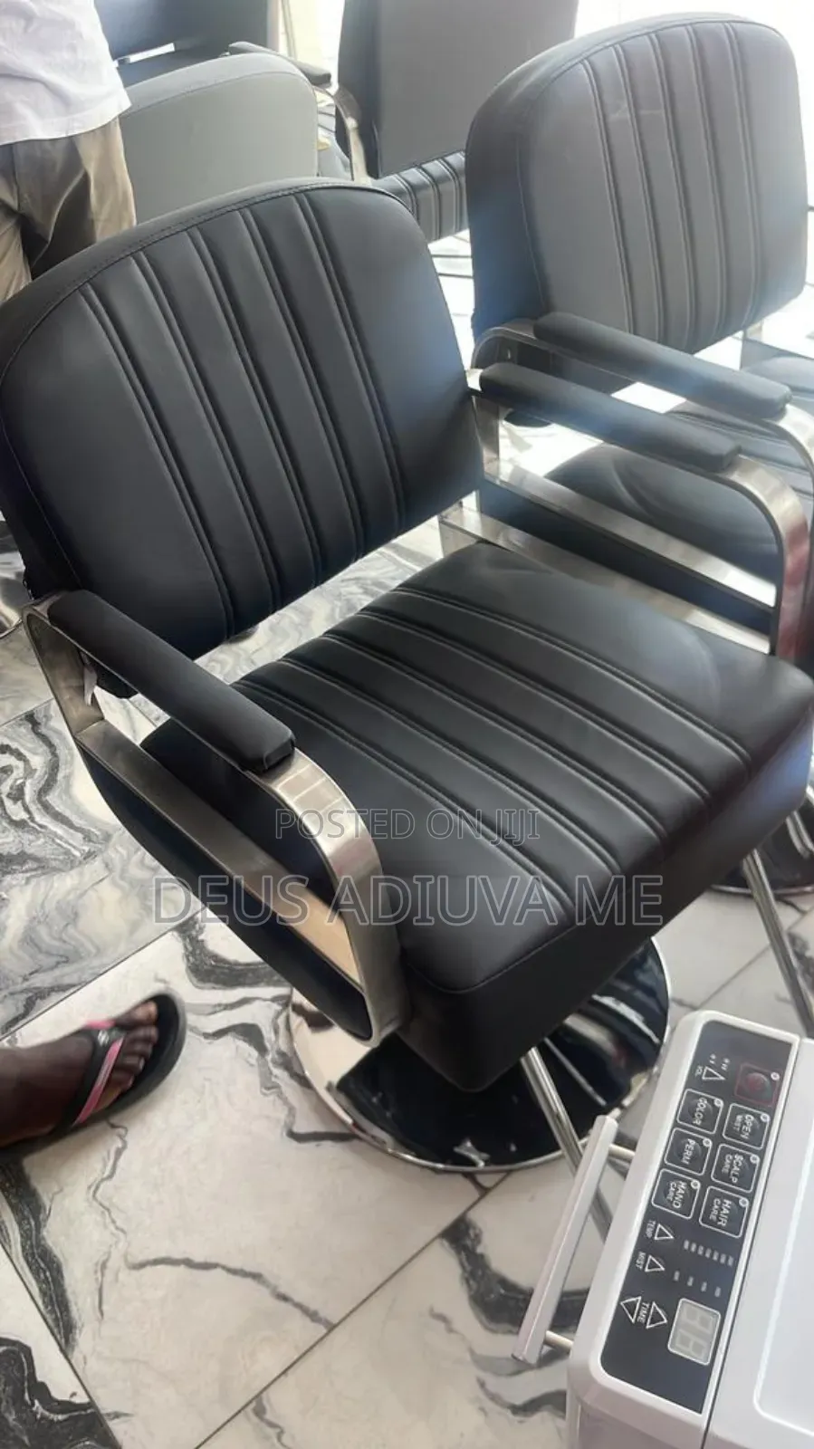 Barbing Salon Chair for Styling in Ojo - Salon & Beauty Equipment, Deus ...