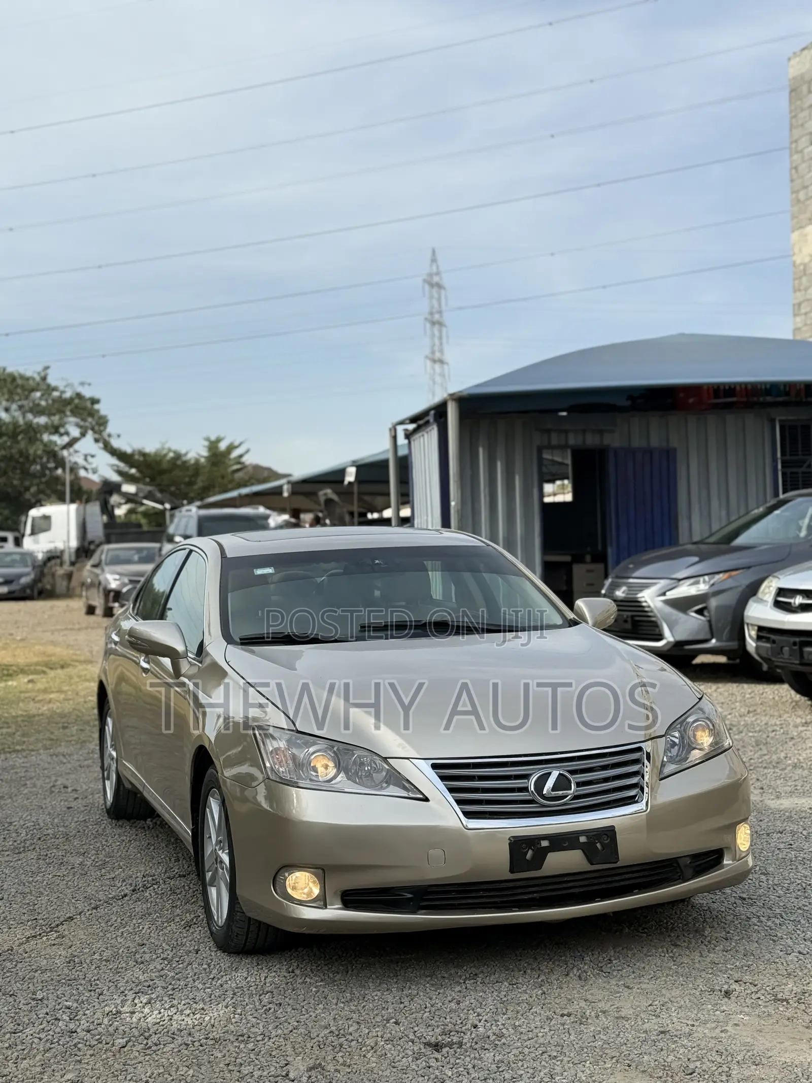 Lexus ES 350 2011 Gold in Katampe - Cars, Thewhy Autos | Jiji.ng