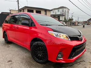 Toyota Sienna XLE 7-Passenger 4dr Minivan AWD (3.5L 6cyl 6A) 2015 Red ...