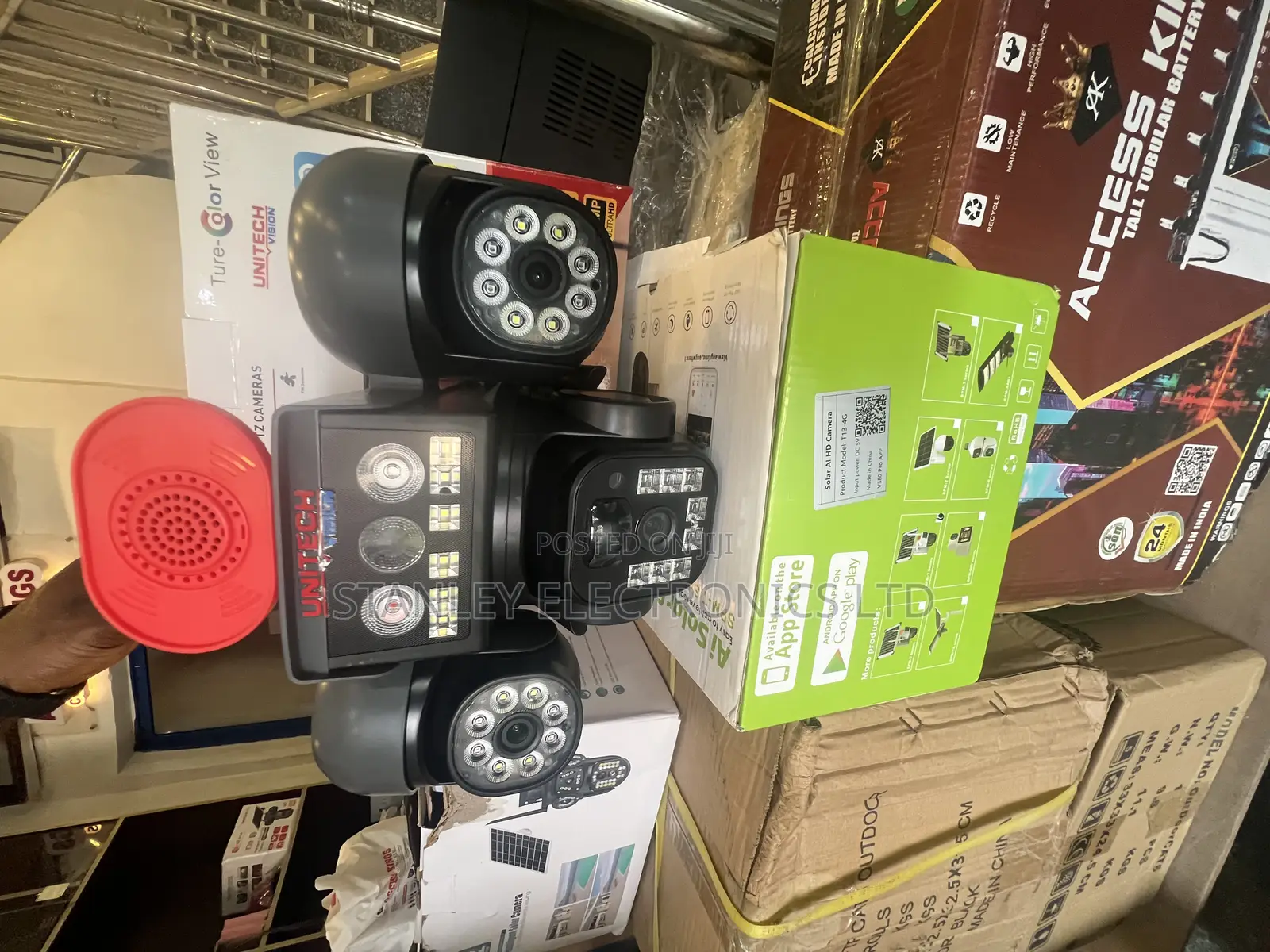 3-PTZ Auto Rotate Solar Camera Light in Central Business District ...