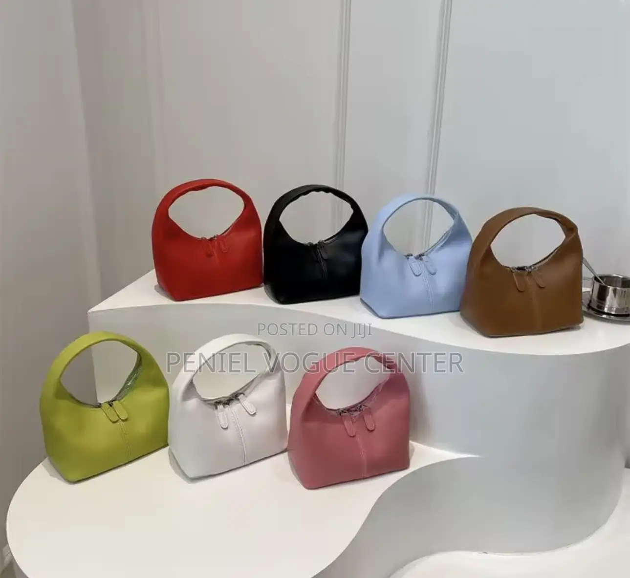 Fashion Bag - peniel Vogue center Price: ₦ 11,000 on Jiji.ng [Ajah]
