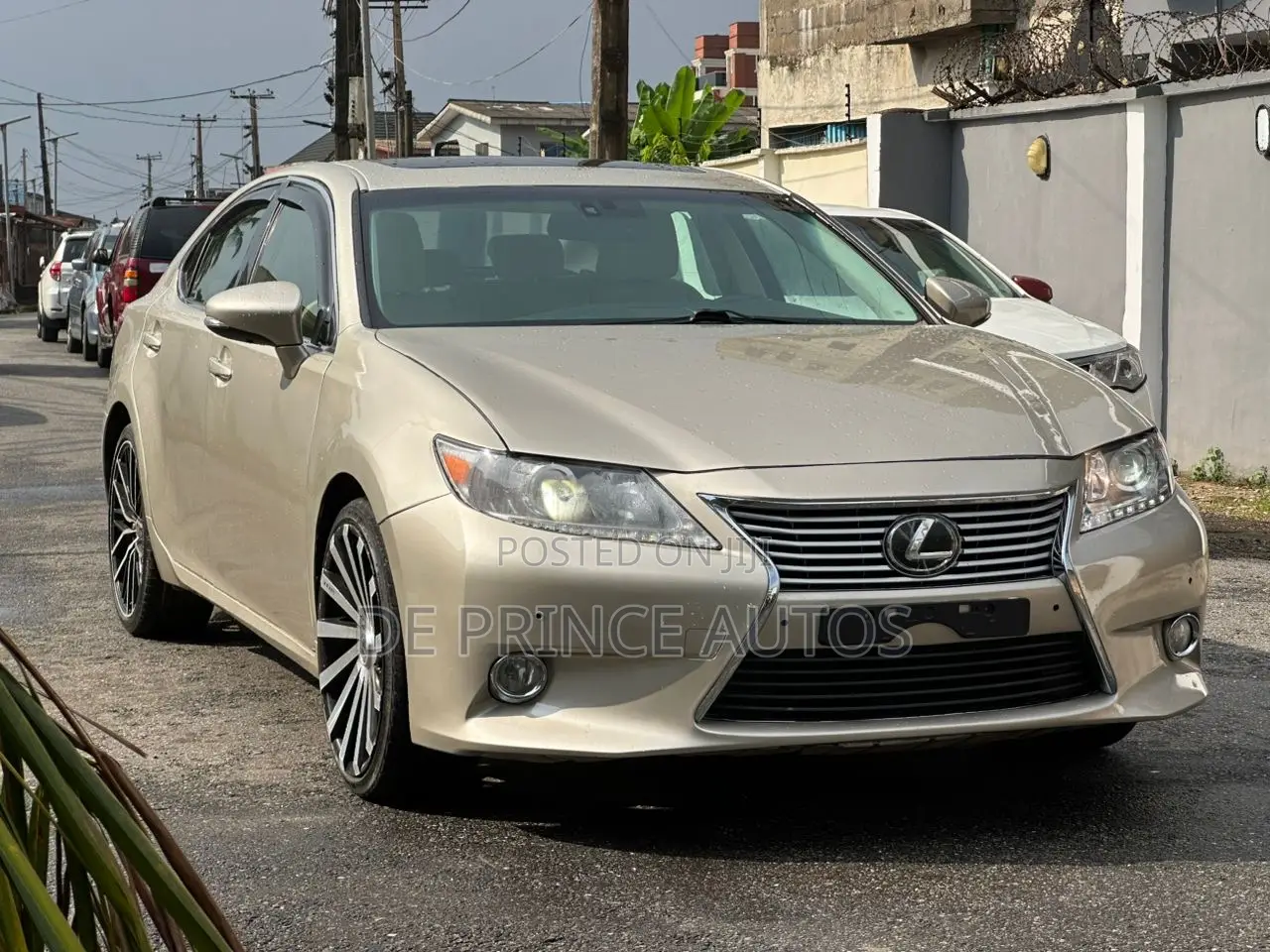 Lexus ES 2015 Gold in Magodo - Cars, Bodunde Akin | Jiji.ng