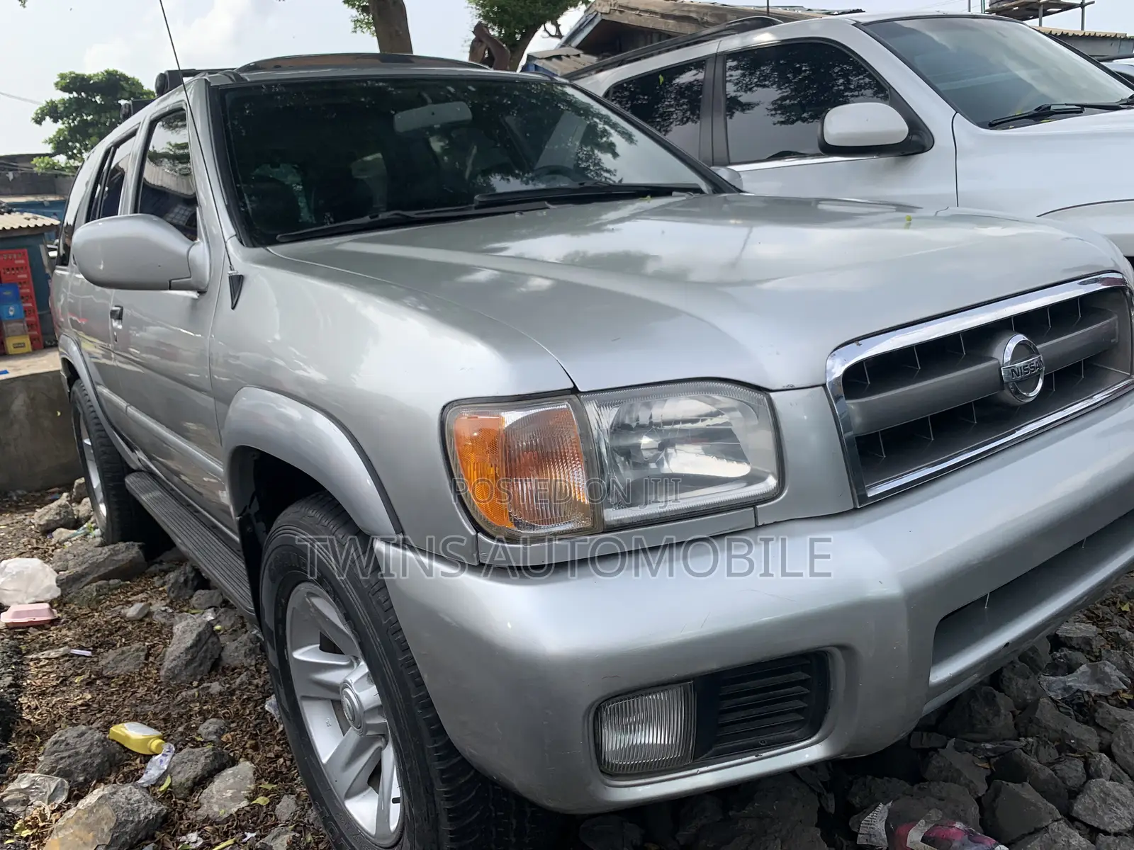 Nissan Pathfinder LE Platinum 4x4 2004 Silver for sale - TWINS ...