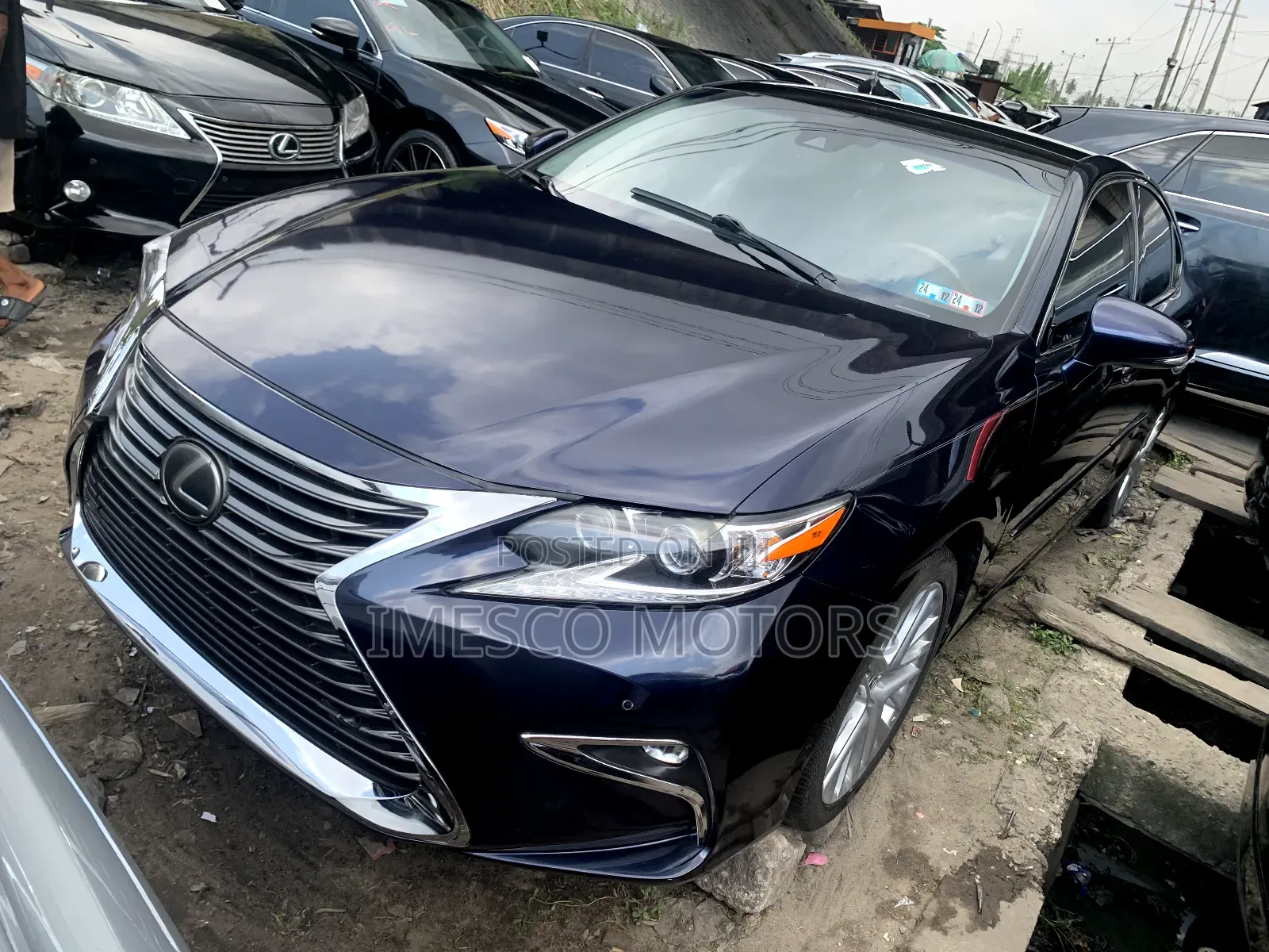 Lexus ES 350 FWD 2016 Blue in Apapa - Cars, Imesco Motors Imesco | Jiji.ng
