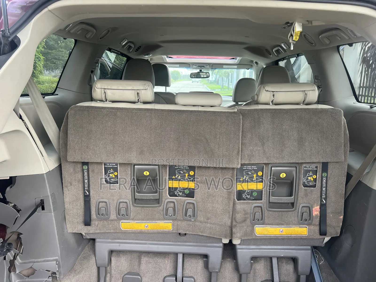 Toyota Sienna XLE FWD 8-Passenger 2013 Maroon in Ajah - Cars, Fera Autos | Jiji.ng