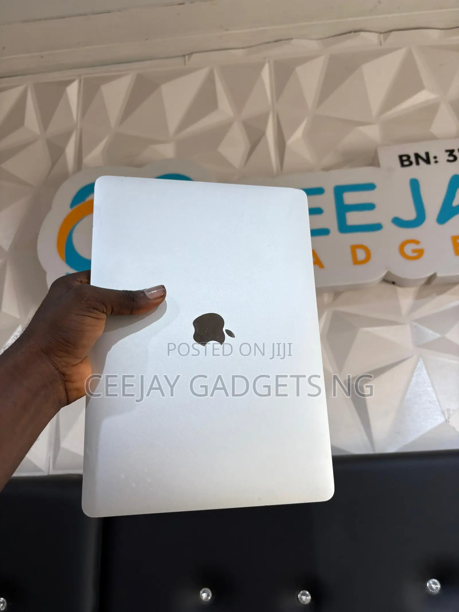 Laptop Apple MacBook Air 2020 8GB Intel Core I3 SSD 256GB in Ikeja ...