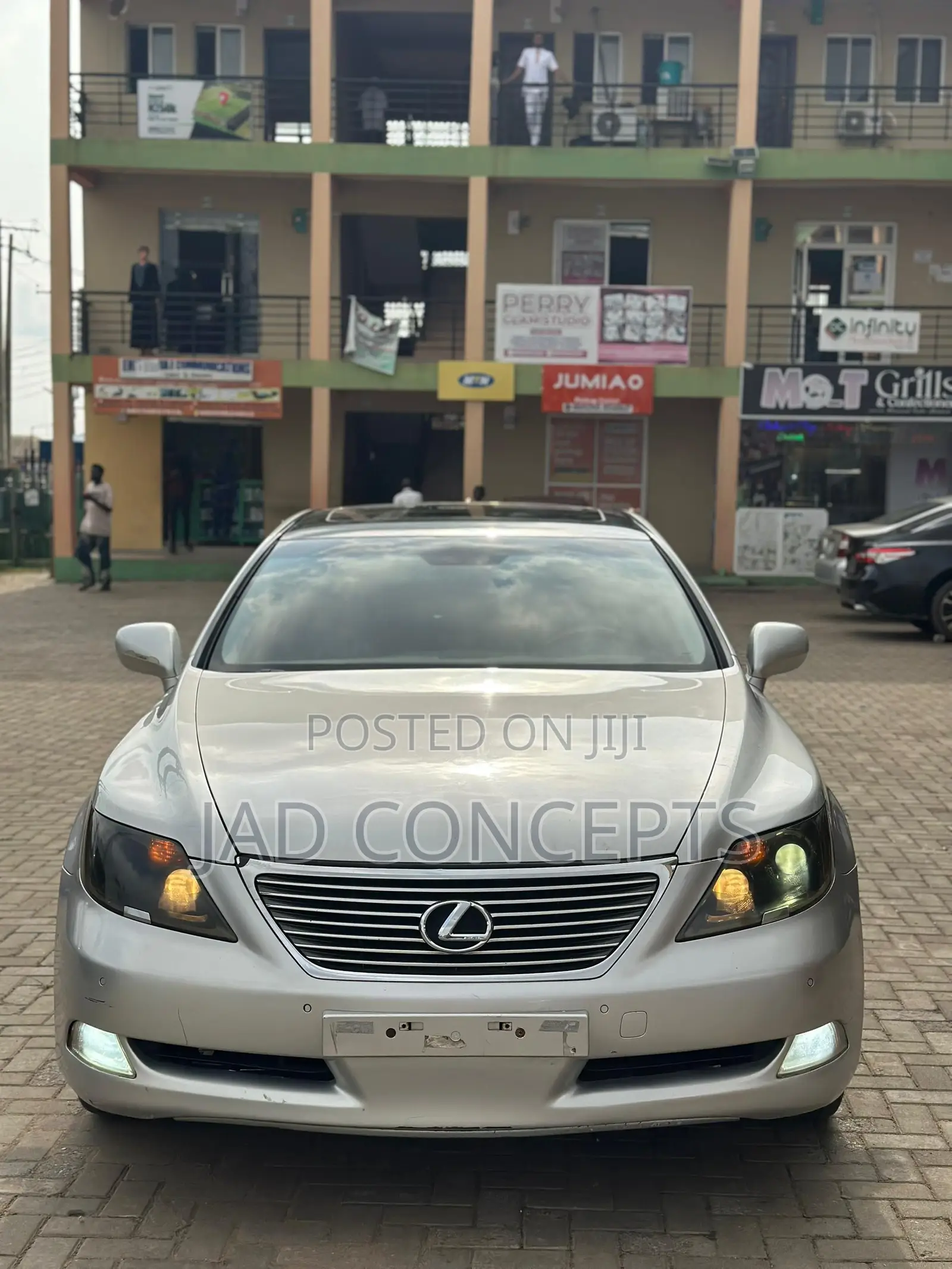 Lexus LS 2010 Silver in Lagos State - Cars, Jadesimi T | Jiji.ng