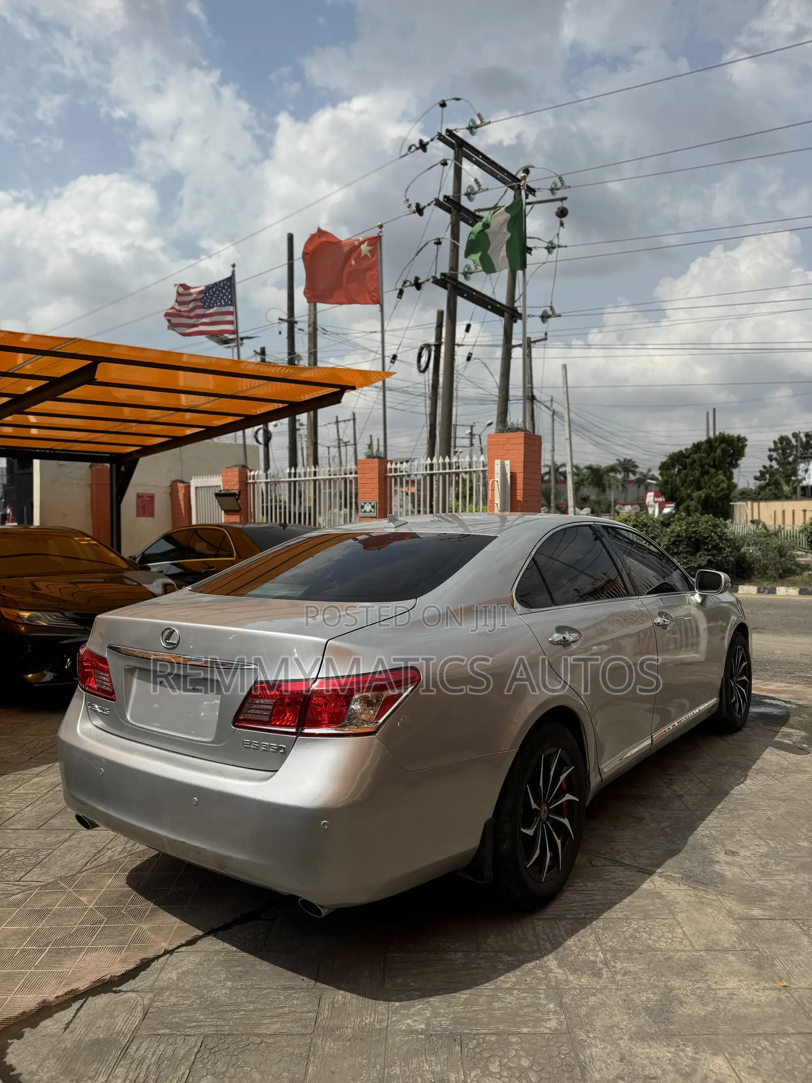 Lexus ES 350 2010 Silver in Ikeja - Cars, Remmymatics Automobile | Jiji.ng