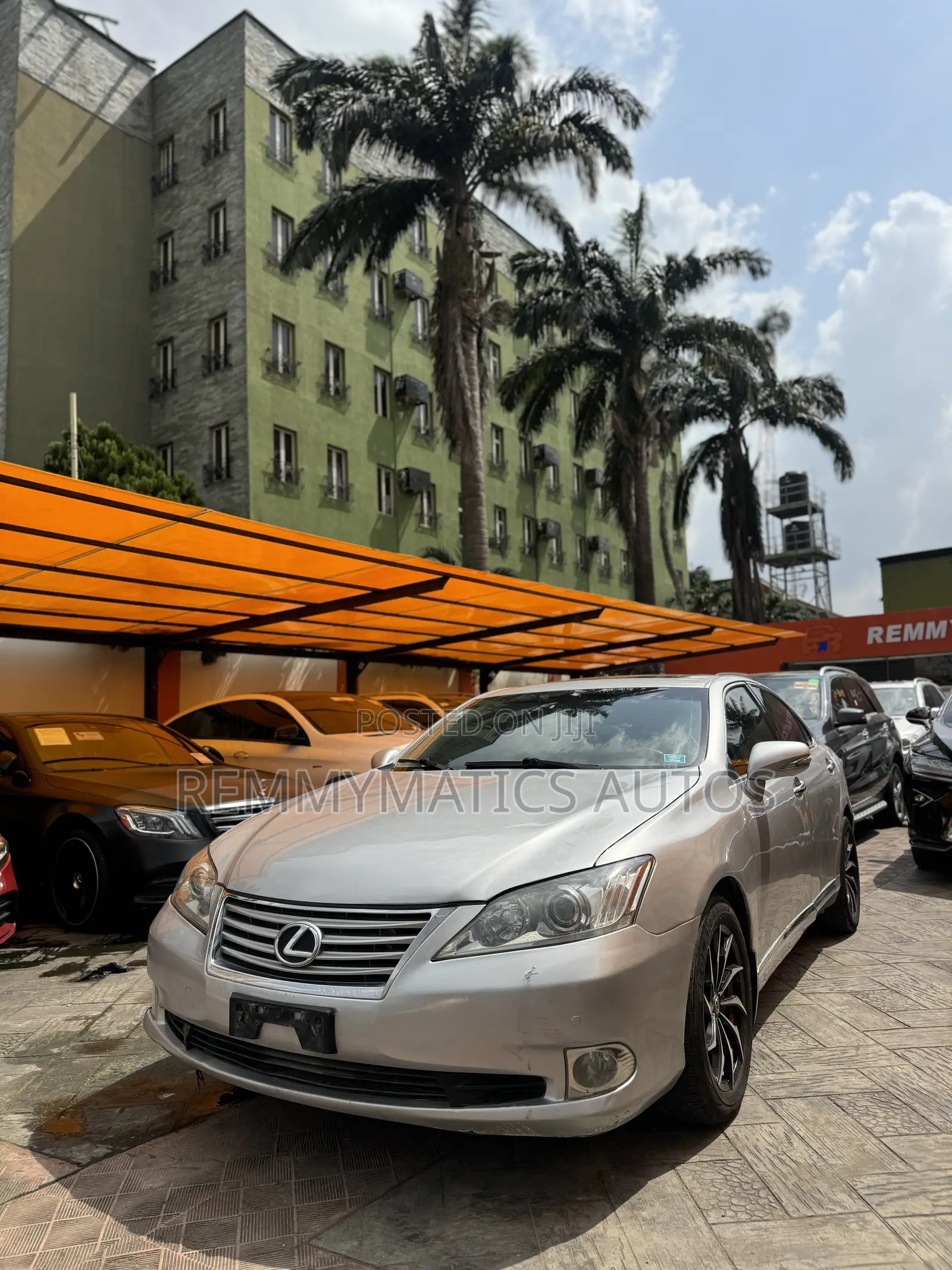 Lexus ES 350 2010 Silver in Ikeja - Cars, Remmymatics Automobile | Jiji.ng