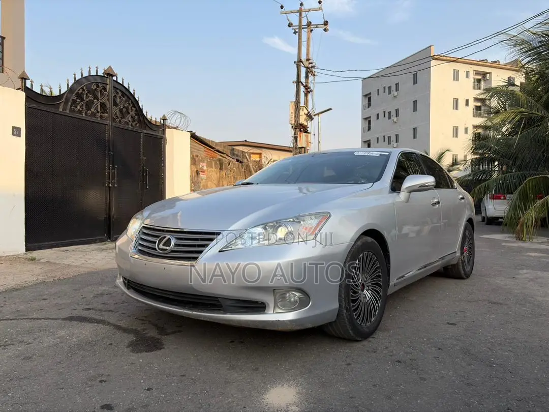 Lexus ES 350 2010 Silver in Ogba - Cars, Nayo Autos | Jiji.ng
