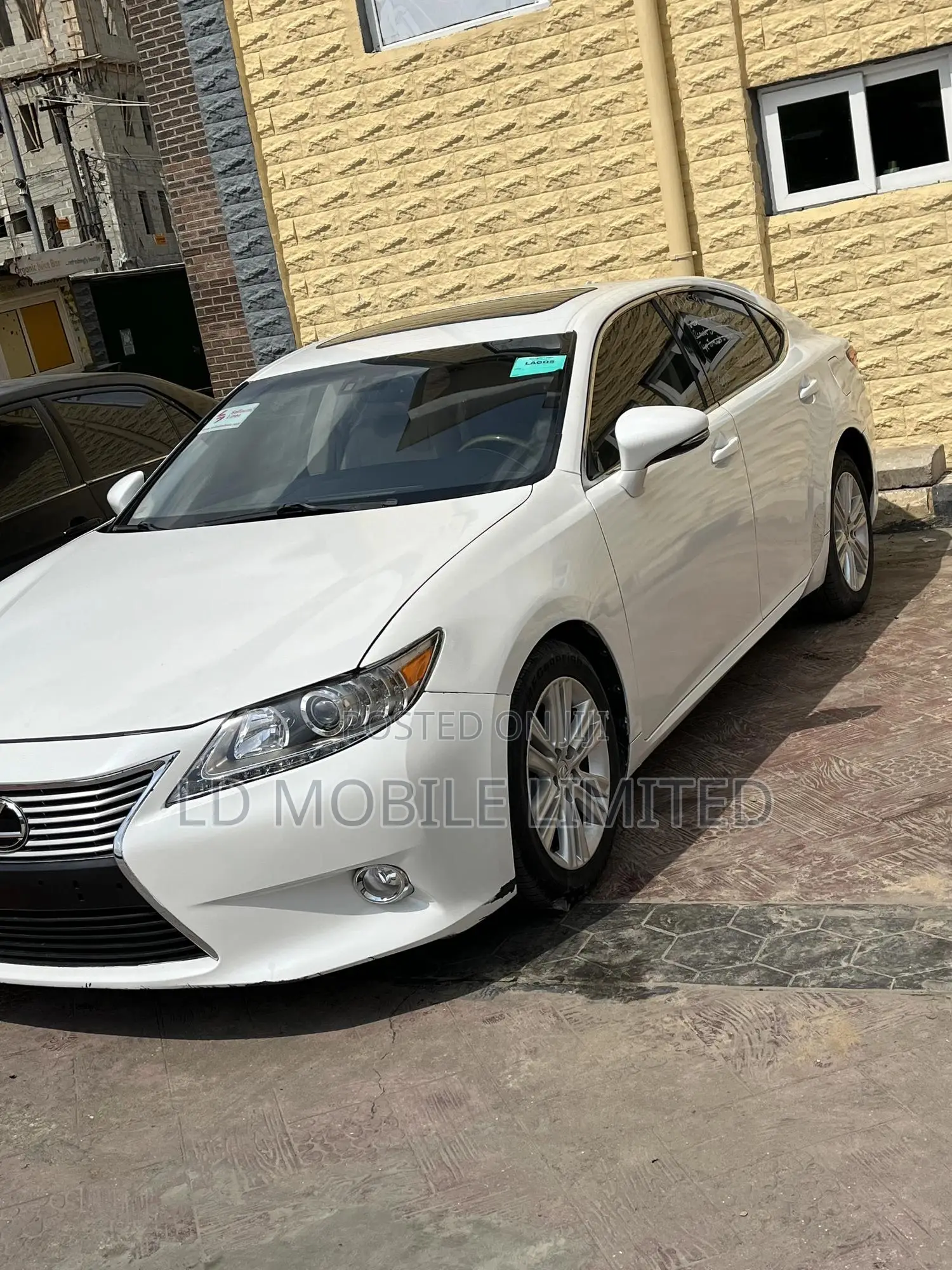 Lexus ES 350 FWD 2014 White in Isolo - Cars, Ld Mobile Ltd | Jiji.ng