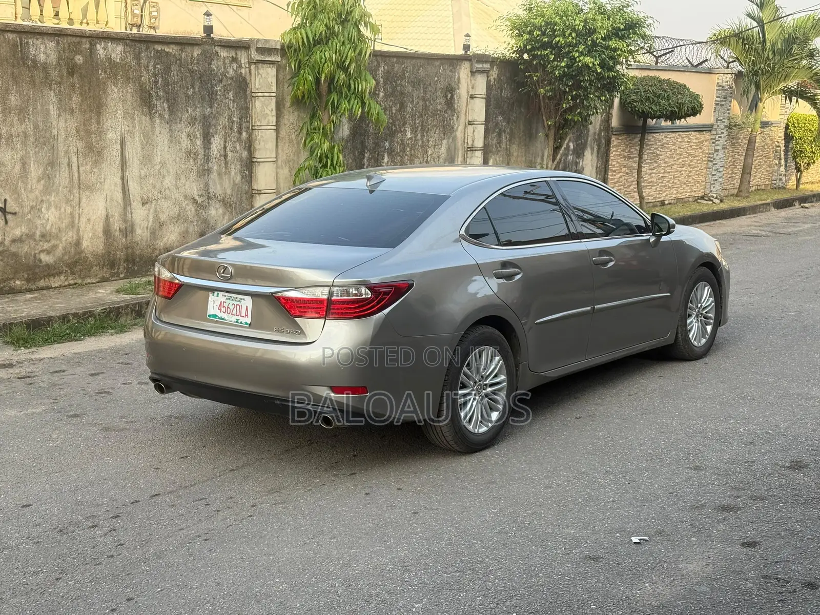 Lexus ES 350 FWD 2015 Gold in Ogba - Cars, Baloemmy Auto’s | Jiji.ng