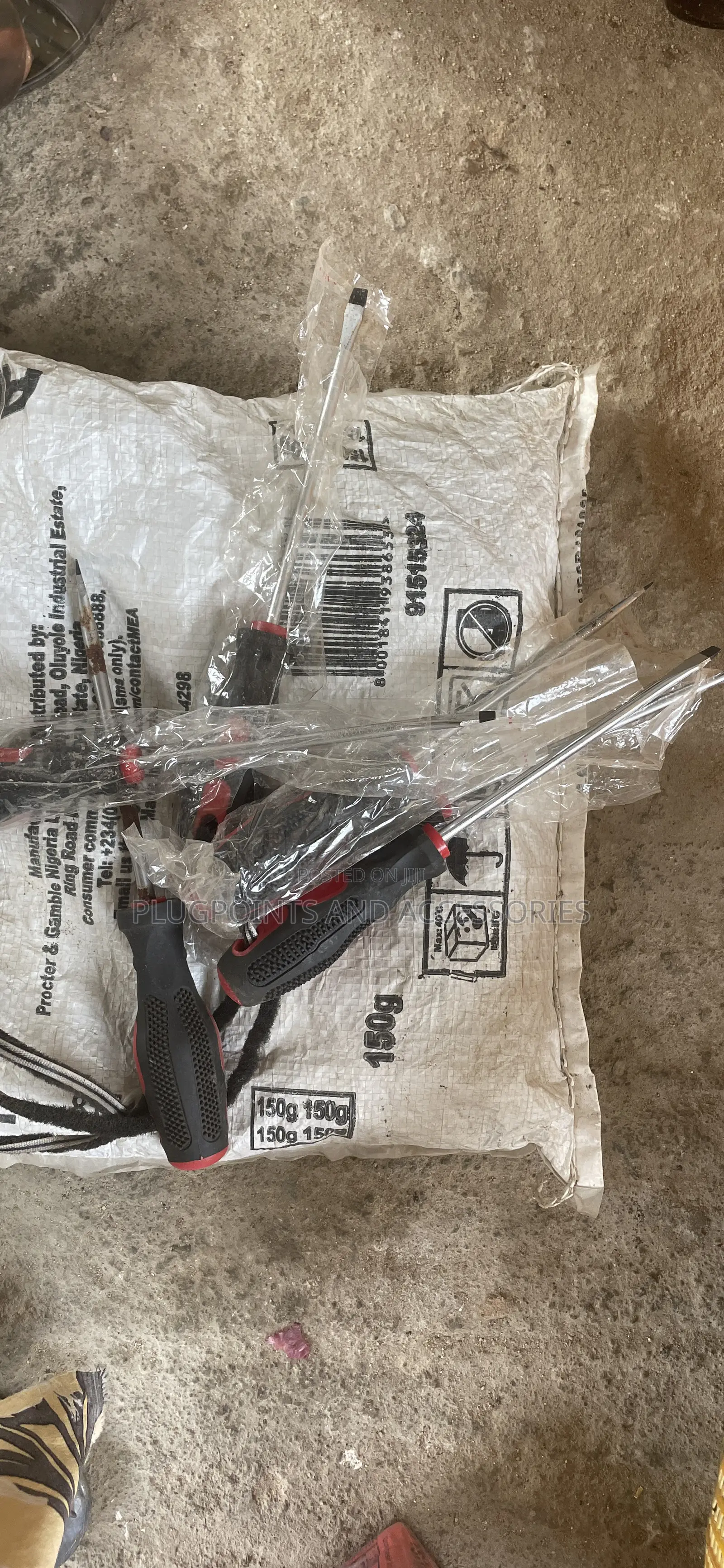 Screw Driver Screw in Ikeja - Building Materials & Supplies, Plugpoints ...