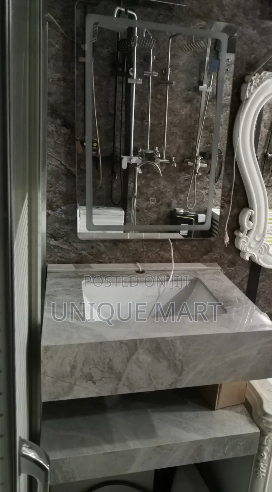 60cm Bathroom Vanity With Counter Top Basin and Lea Light Mirror in ...