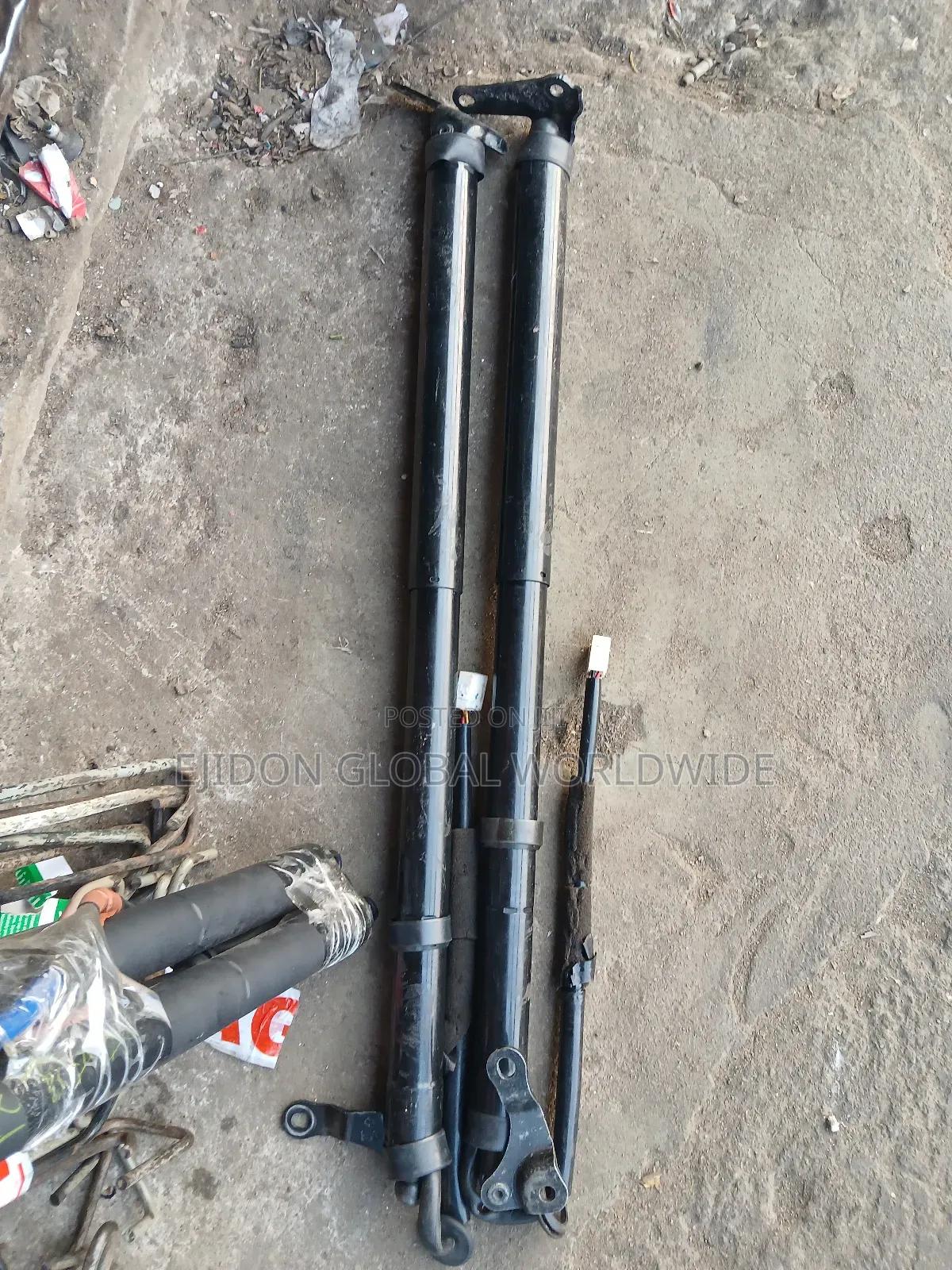 Automatic Power Boot Shock Lifter Venza Rav4 Fortuner 2019 2020 in ...