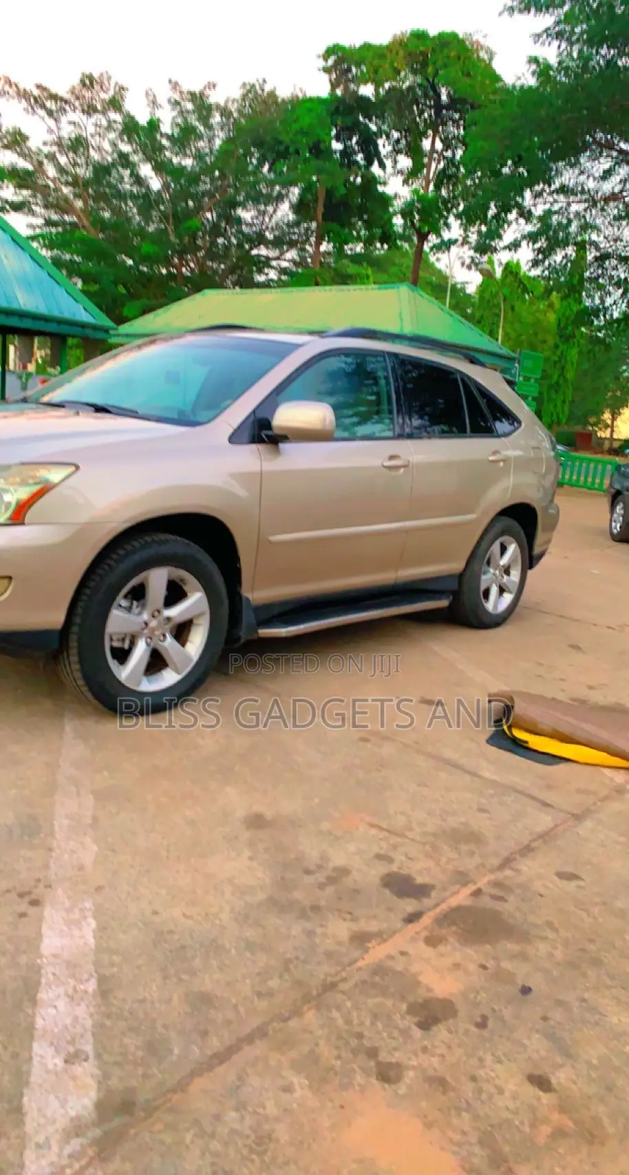 Lexus RX 330 2006 Gold in Lokogoma - Cars, Dr Raymond | Jiji.ng