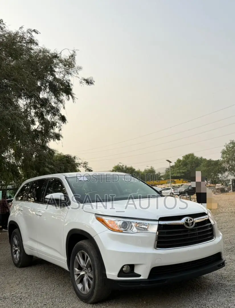 Toyota Highlander LE V6 4x2 (3.5L 6cyl 6A) 2016 White in Gwagwalada ...