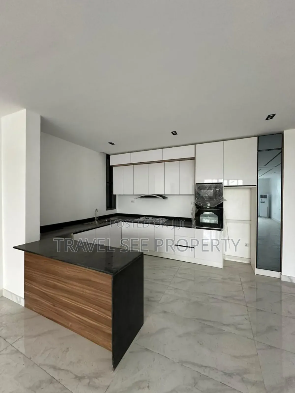 Furnished 2bdrm Block of Flats in Private Estate Oniru for sale in ...