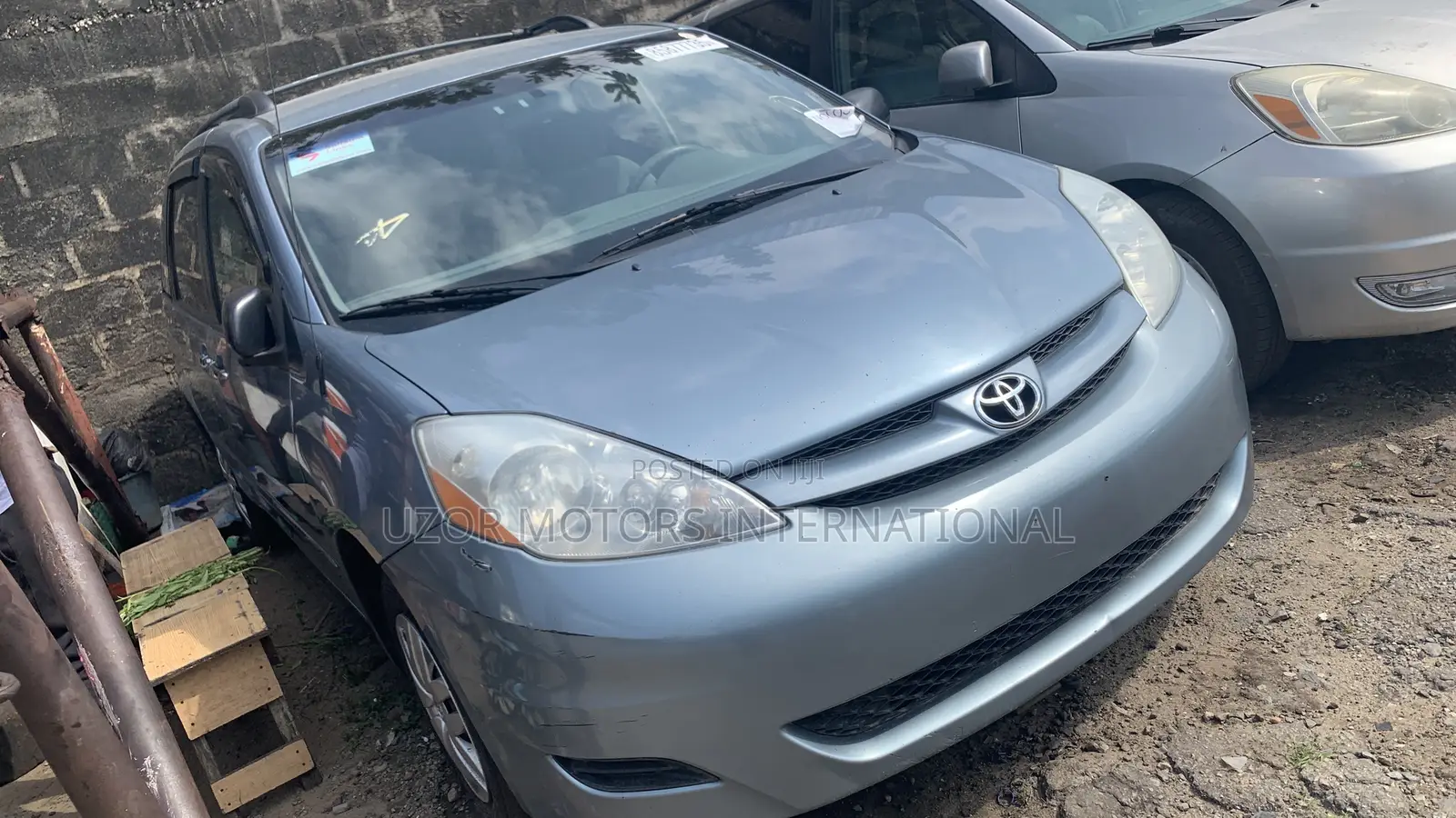 Toyota Sienna LE FWD 2006 Blue in Apapa - Cars, Manuel Uzorrh | Jiji.ng