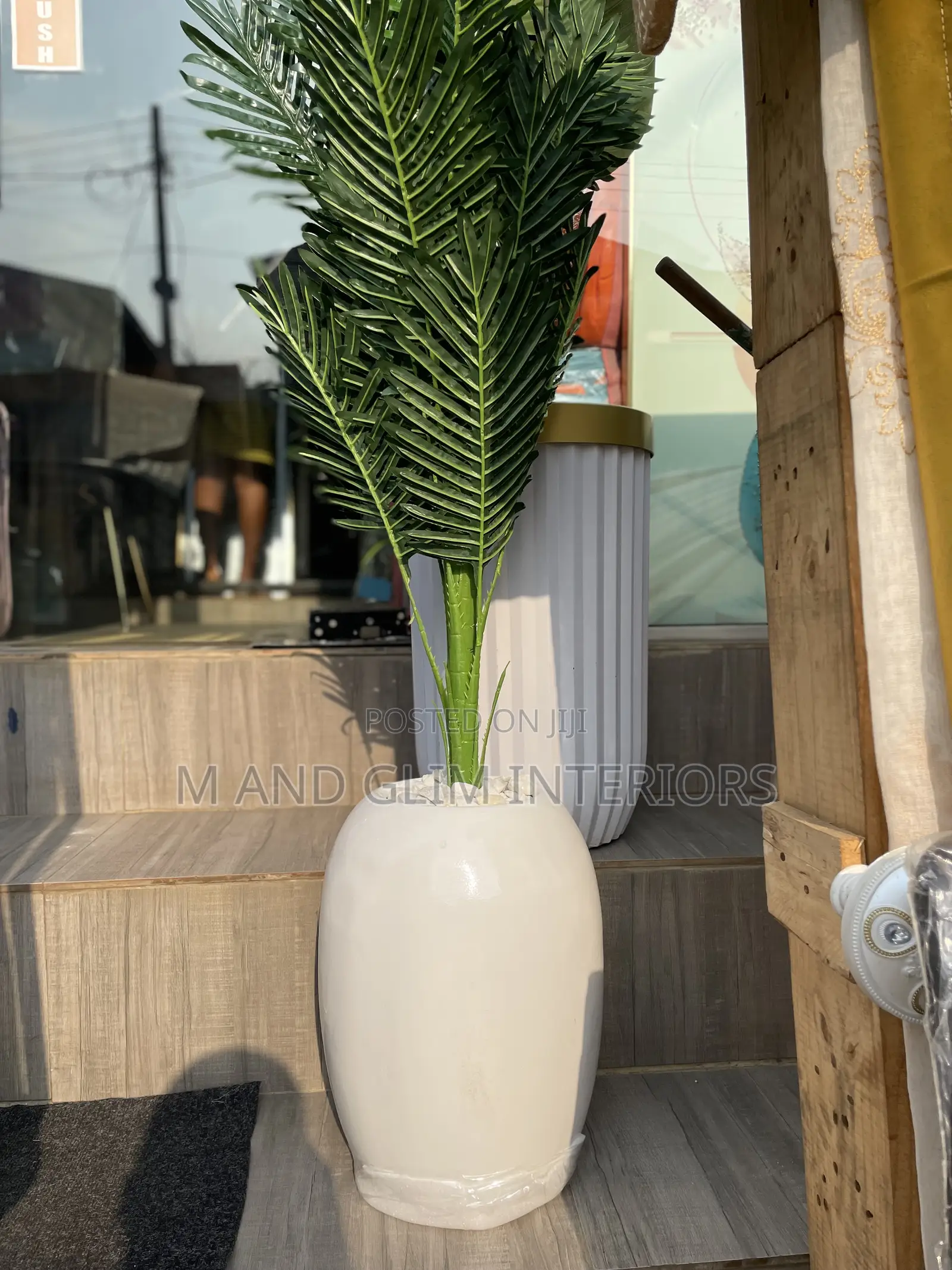 Flower Pot in Black and White in Alimosho - Home Accessories, M And ...