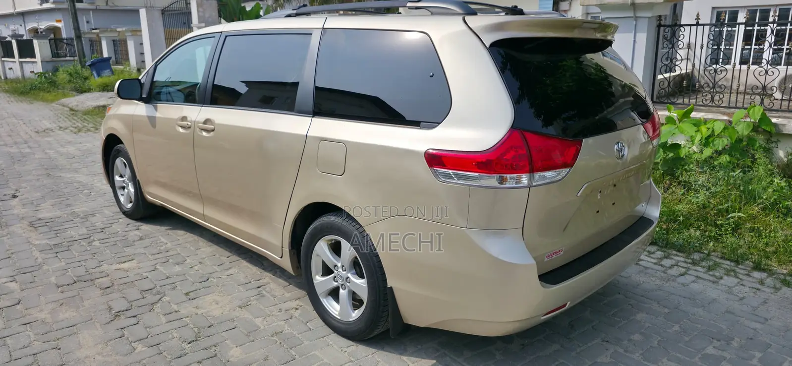 Toyota Sienna L 7-Passenger 4dr Minivan (3.5L 6cyl 6A) 2014 Gold in ...