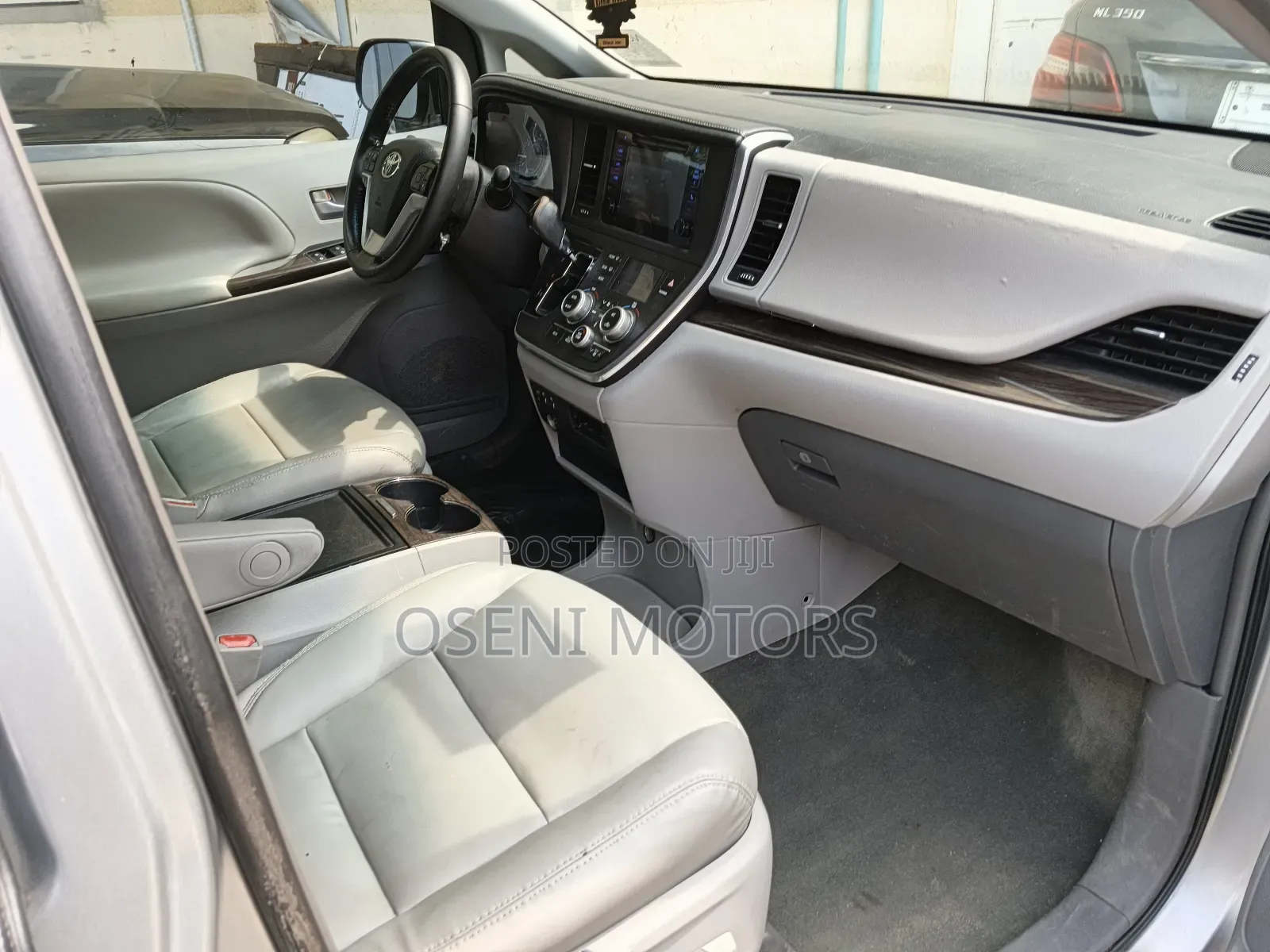 Toyota Sienna XLE 8 Passenger (3.5L 6cyl 6A) 2016 Silver in Isolo ...