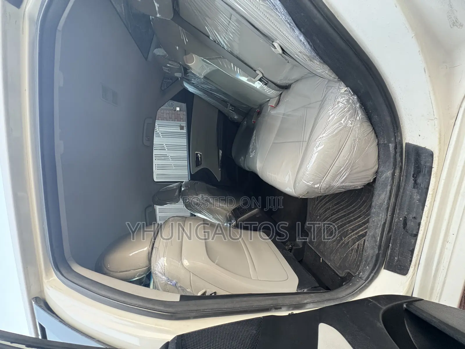 Toyota Avalon XLE Sedar FWD (3.5L 6cyl 6A) 2013 White in Ikeja - Cars ...