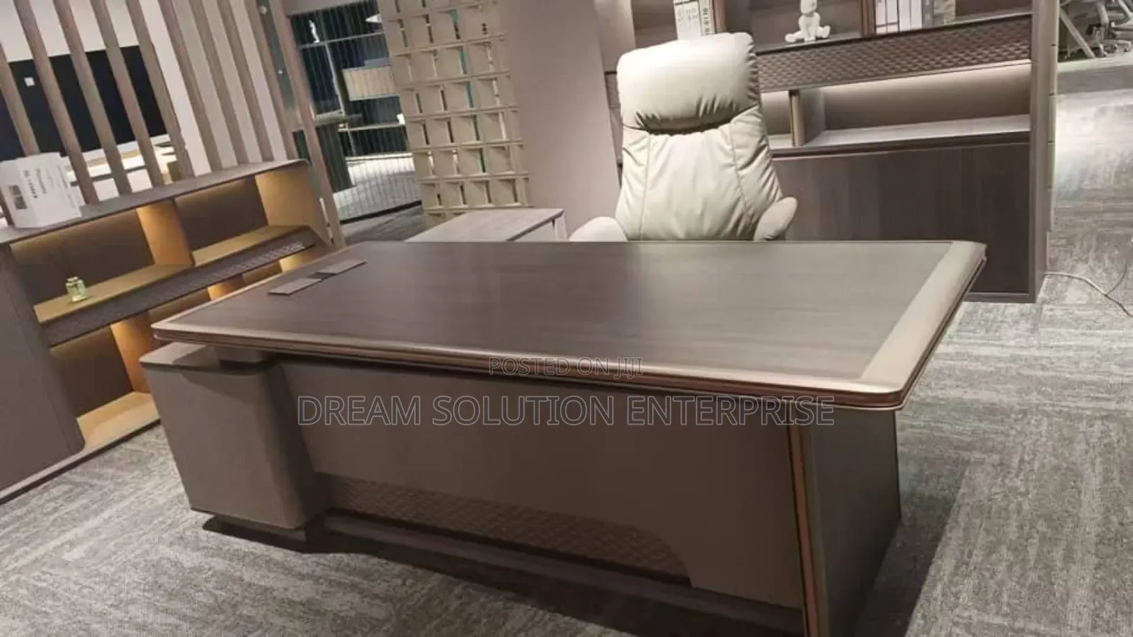 Standard Executive Office Table in Port-Harcourt - Furniture, Dream Solution Enterprise | Jiji.ng