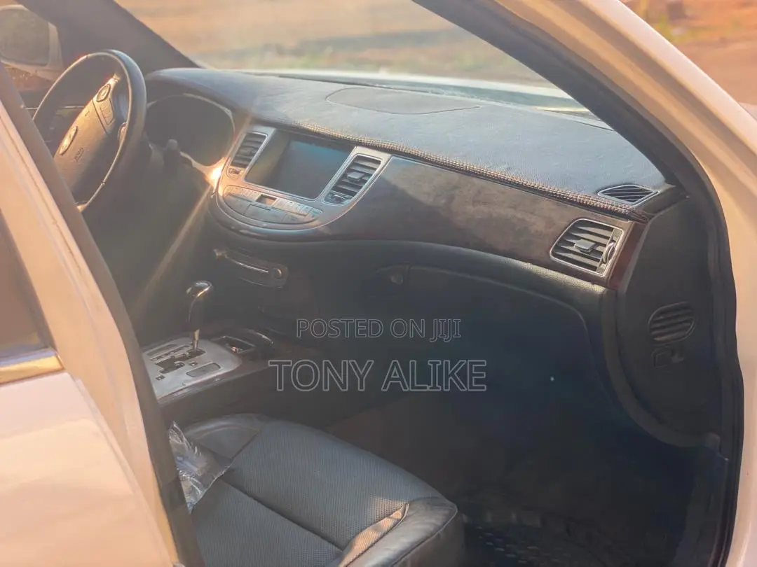 Hyundai Genesis 3.8 2013 White in Kwara State - Cars, Tony Alike | Jiji.ng