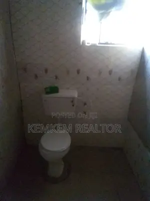 4bdrm Bungalow in Close To The Train, Omi Adio for sale in Omi Adio ...