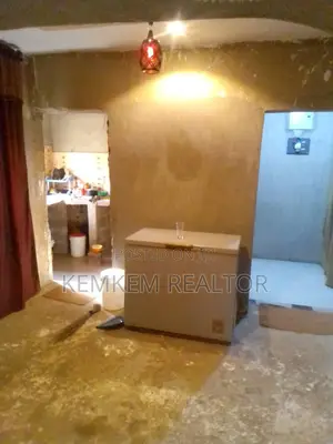 4bdrm Bungalow in Close To The Train, Omi Adio for sale in Omi Adio ...