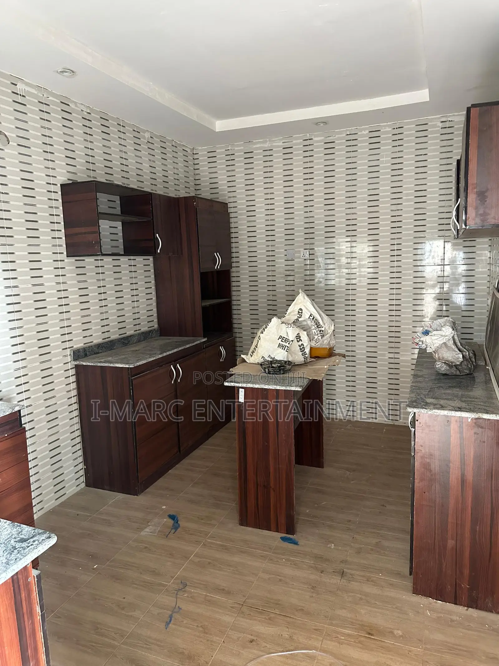 2bdrm Block of Flats in Leaders Colleague, Benin City for sale in Benin ...