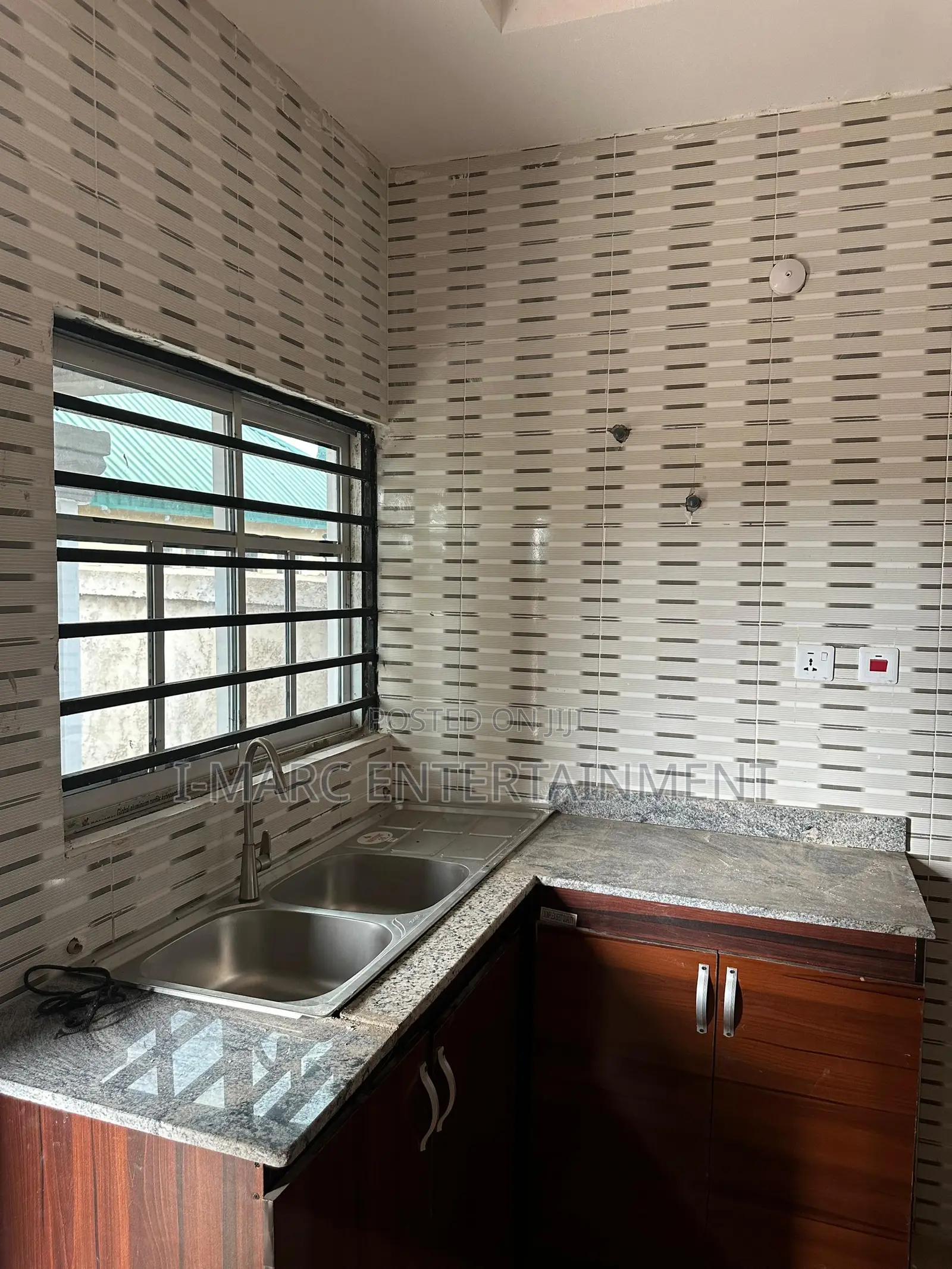 2bdrm Block of Flats in Leaders Colleague, Benin City for sale in Benin ...