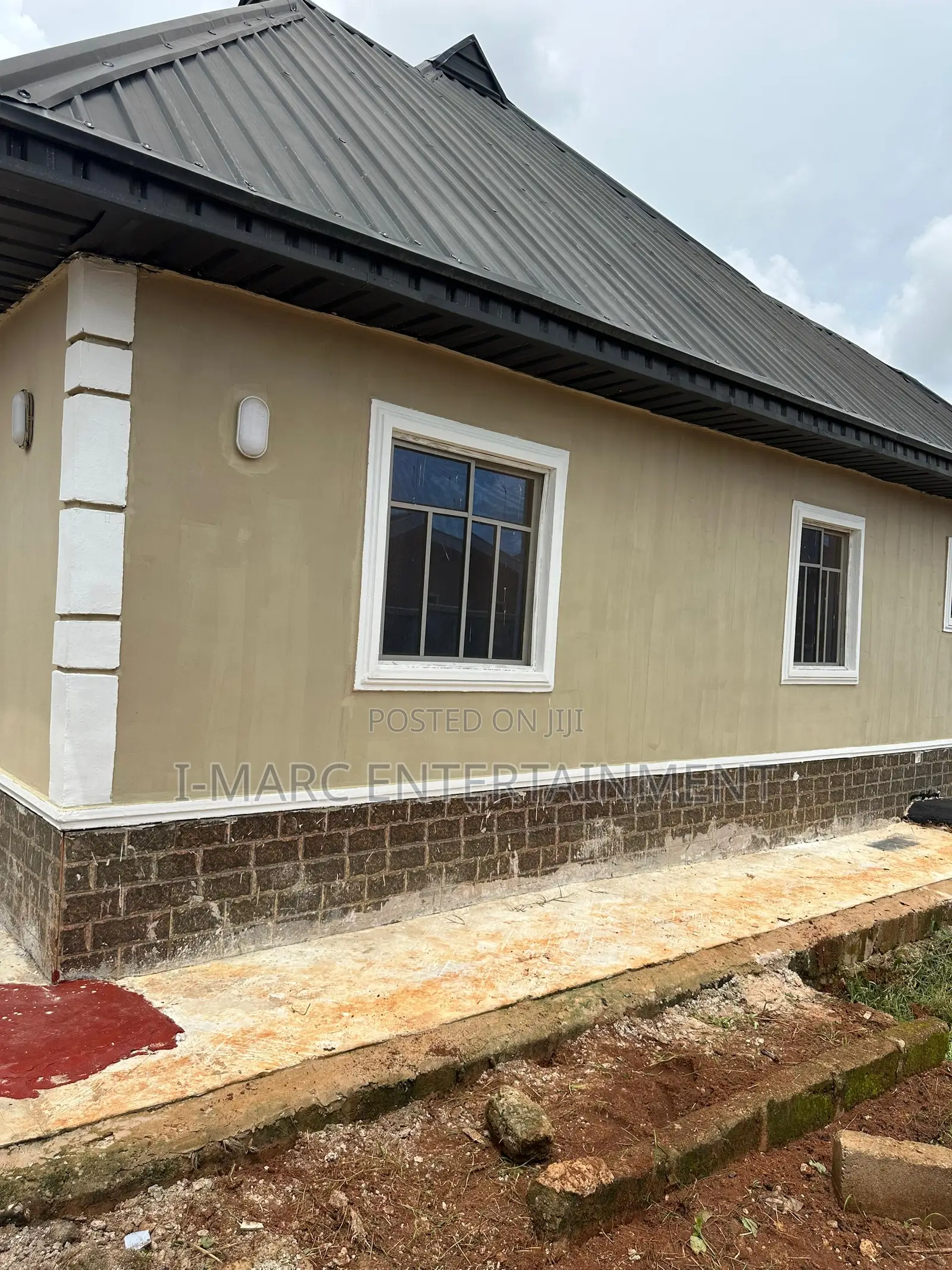 2bdrm Block of Flats in Leaders Colleague, Benin City for sale in Benin ...