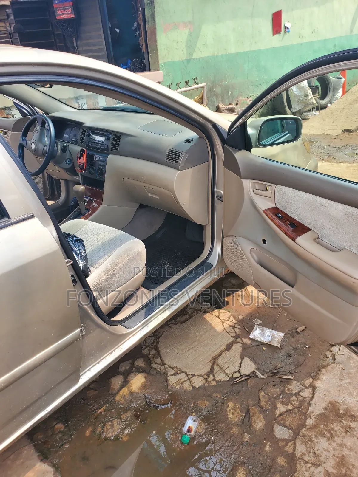 Toyota Corolla LE 2006 Gold in Alimosho - Cars, Fonzones Ventures | Jiji.ng