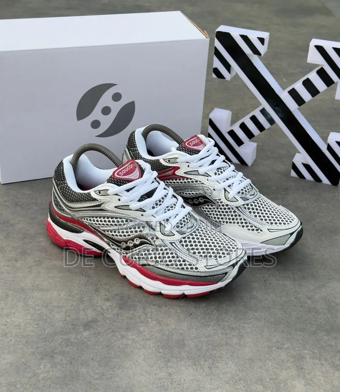 Saucony Pro Grid Omni 9 in Multiple Colors in Ajah - Shoes, De Curio ...