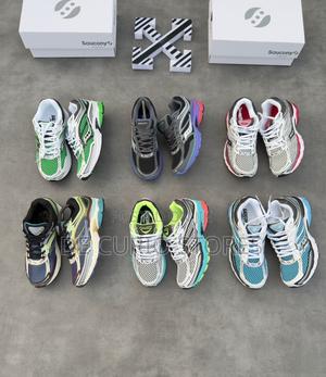 Saucony Pro Grid Omni 9 in Multiple Colors in Ajah - Shoes, De Curio ...