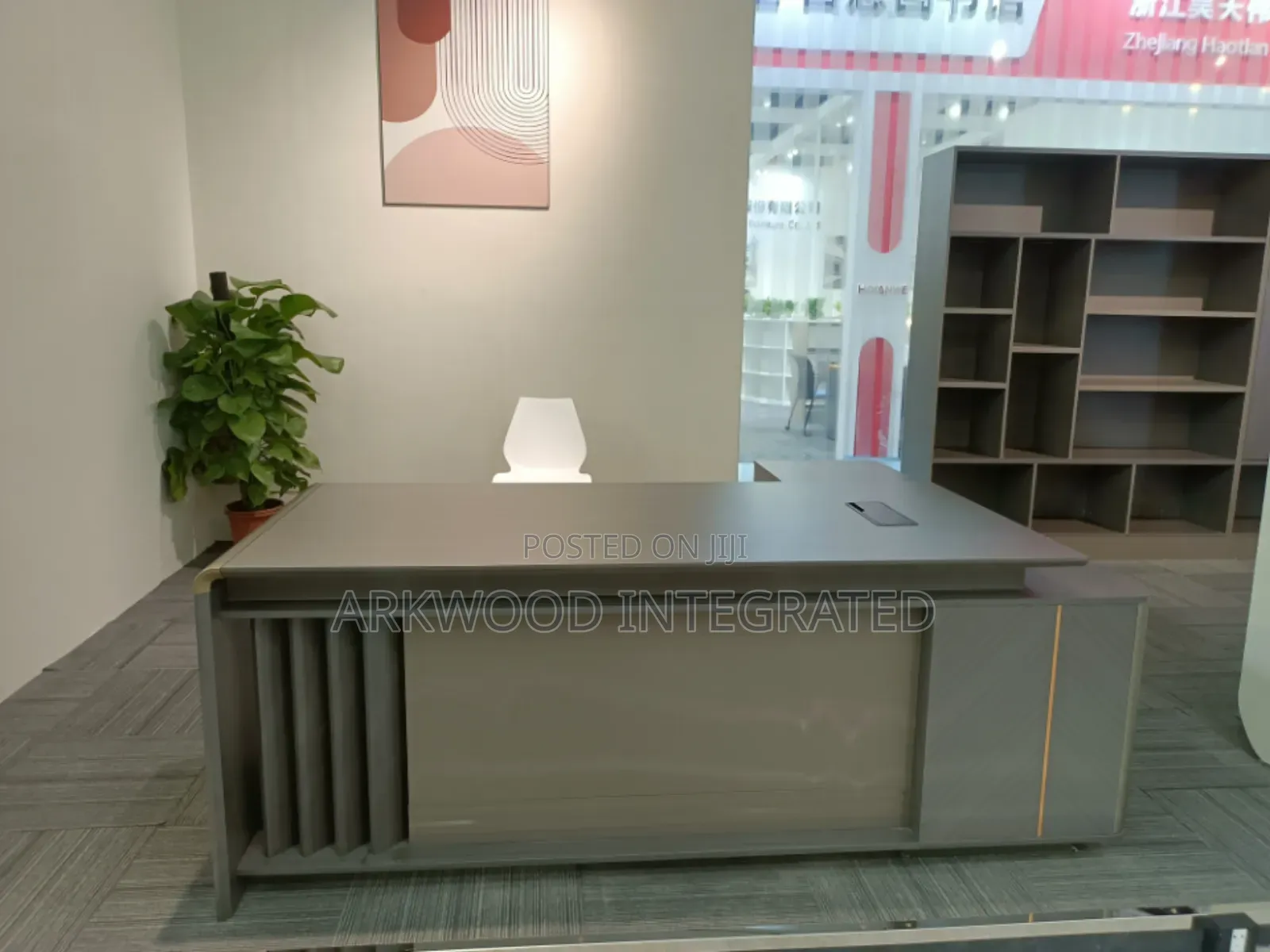 Md/Director Executive L-shape Office Table 1.8mitre in Central Business ...