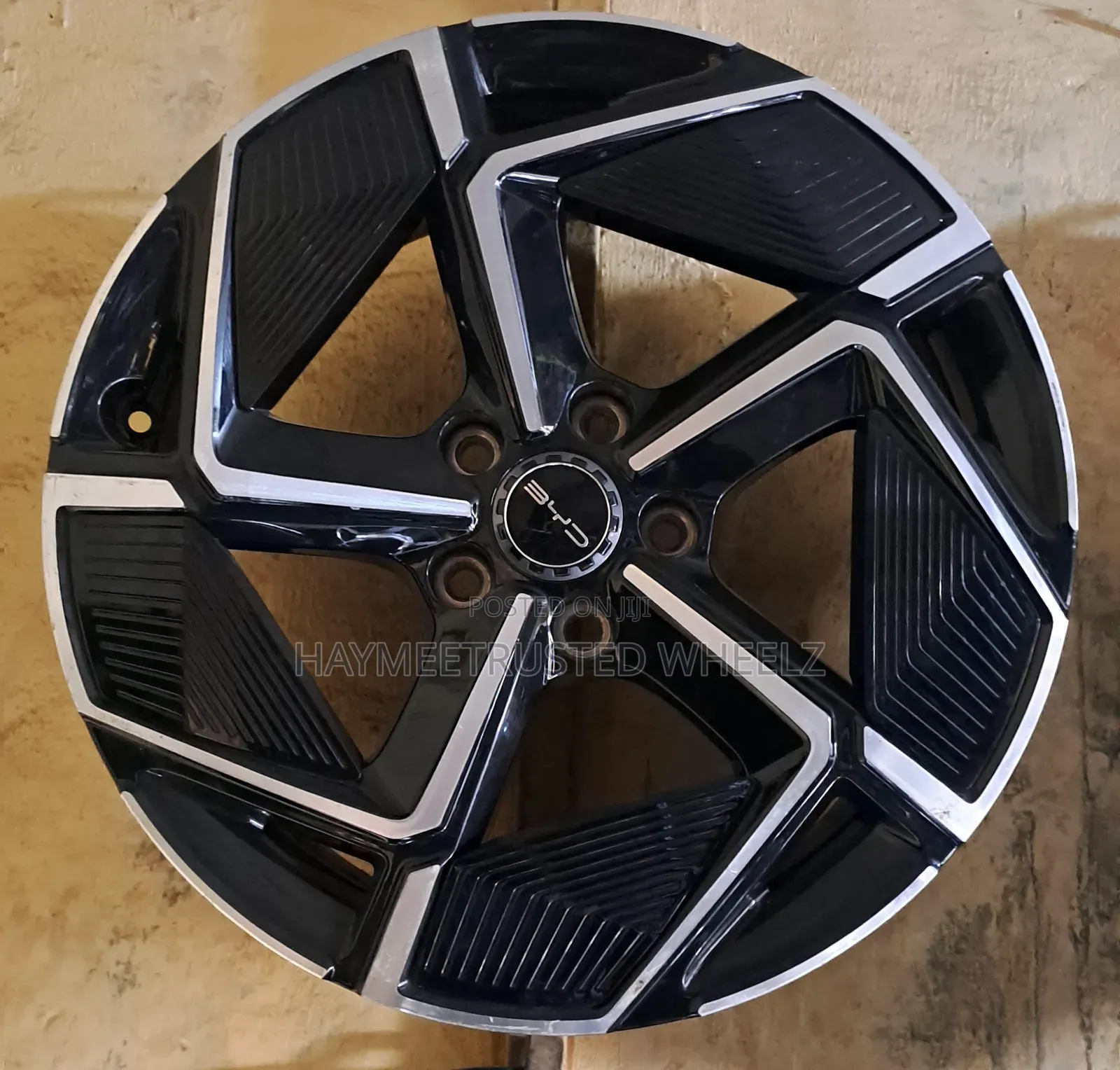 Bold Modern BMW Wheel in Mushin - Vehicle Parts & Accessories ...