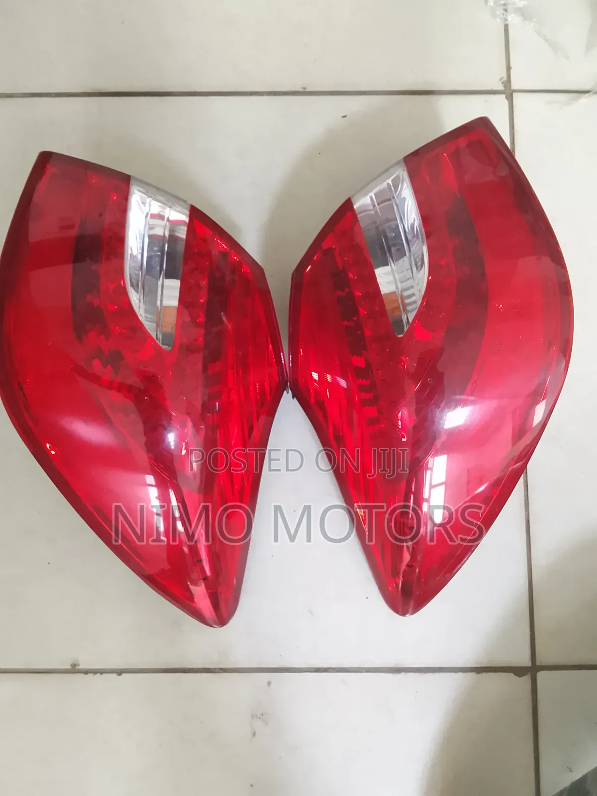 Hyundai Genesis 010/011 Tail Light ( Sets) in Alimosho - Vehicle Parts ...
