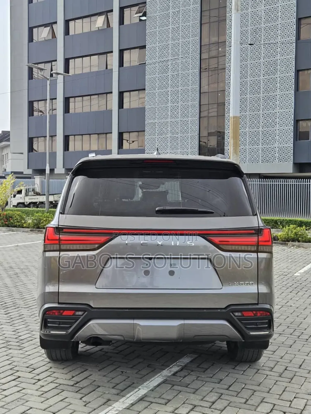 Lexus LX LX 600 2023 Ivory in Ikeja - Cars, Awofisibe Bolarinwa | Jiji.ng