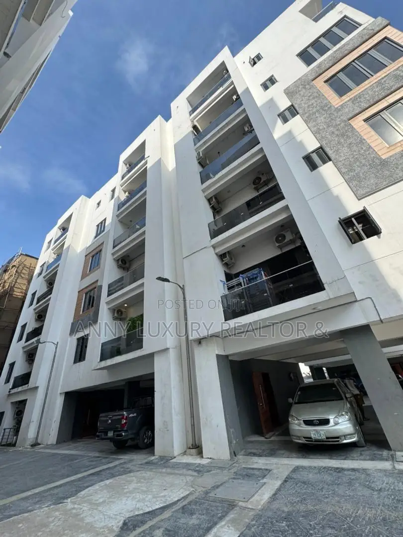 Gabby , Luxury 2 Bedroom With Ps5, Pool , Etc in Ikate - Short Let ...