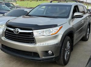 Toyota Highlander LE Plus V6 4x2 (3.5L 6cyl 6A) 2016 Gold in Ifako ...