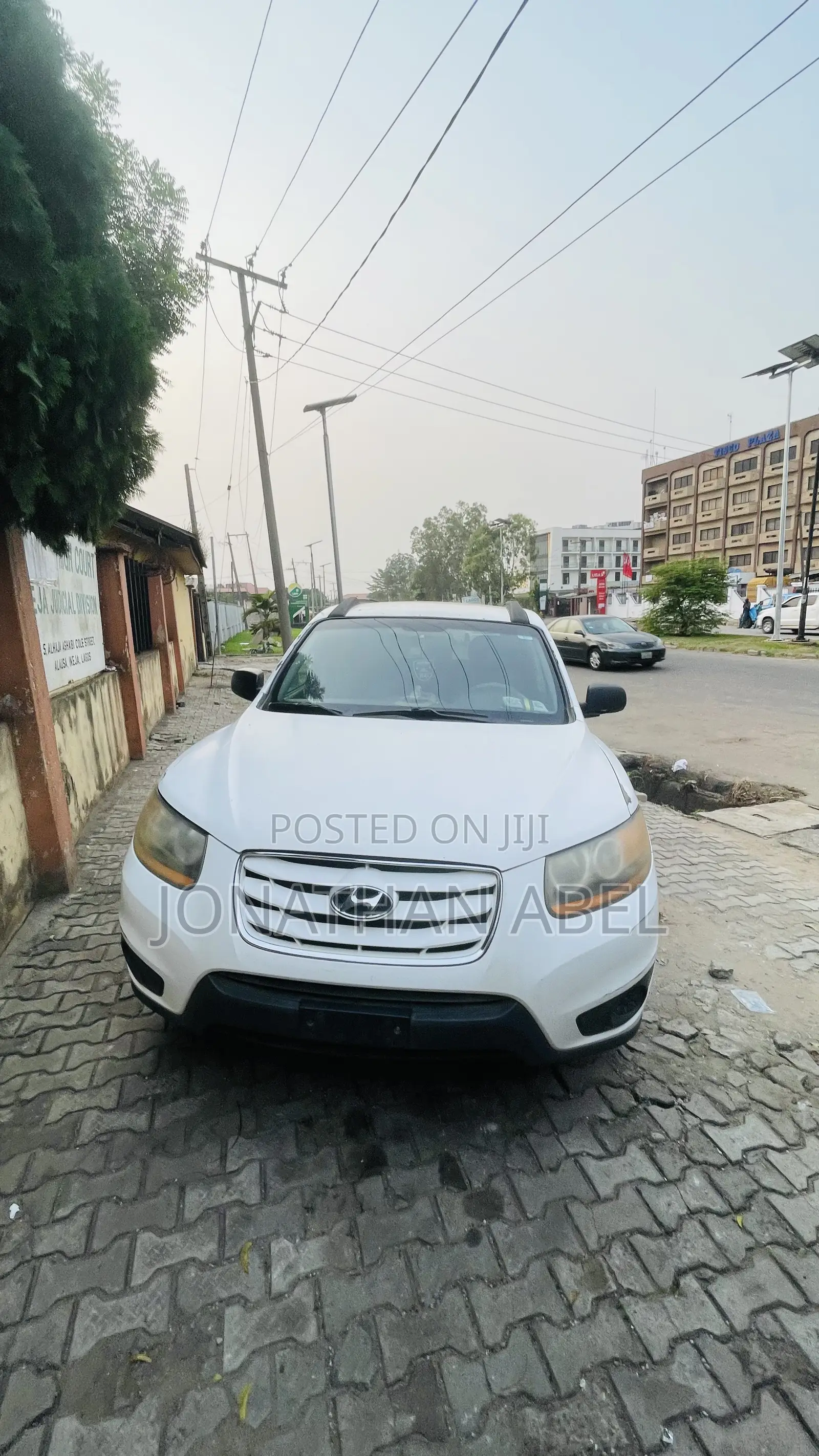 Hyundai Santa Fe 2011 White in Ikeja - Cars, Jonathan Abel | Jiji.ng