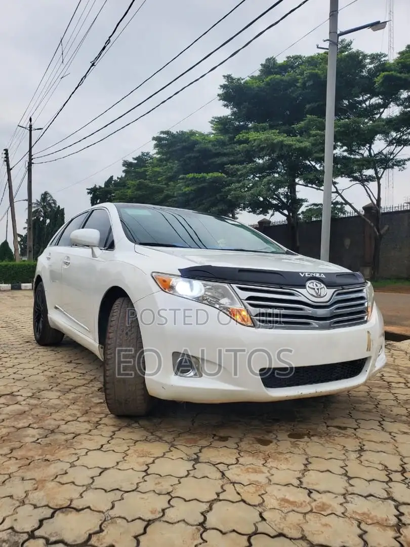 Toyota Venza V6 2012 White in Sagamu - Cars, Eo Autos | Jiji.ng