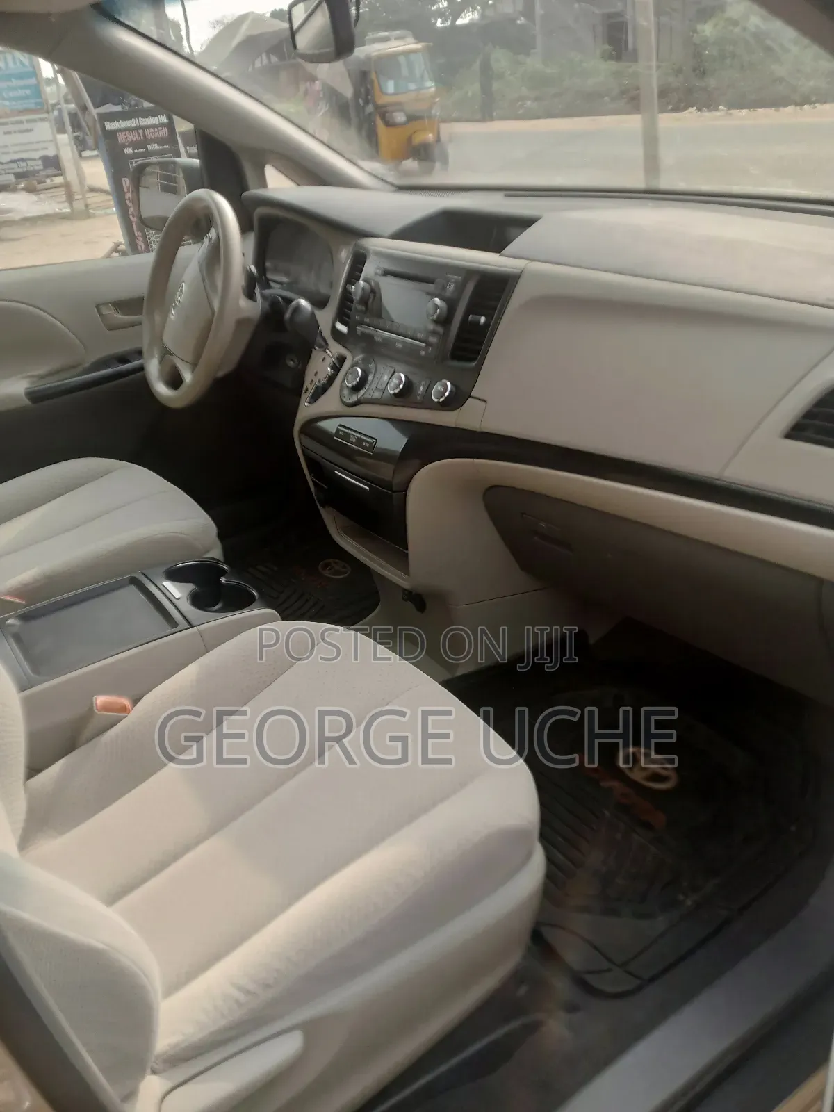 Toyota Sienna LE 7 Passenger Mobility 2011 Gold in Port-Harcourt - Cars ...