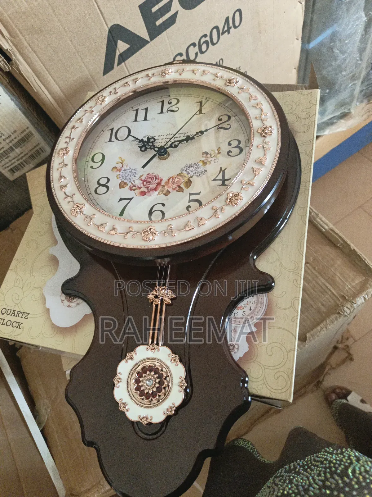 Wall Clock Gold in Ikorodu - Home Accessories, Raheemat Kamor | Jiji.ng