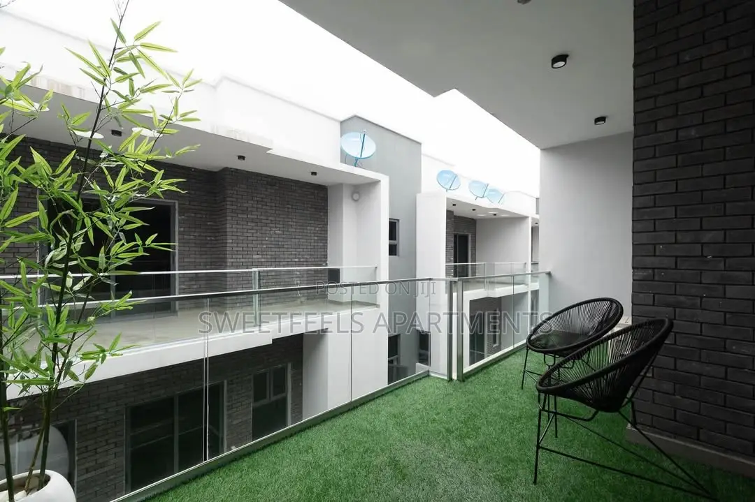 Posh 2 Bedroom Maisonette With Ps5, Snooker, Table Tennis, Air Hockey ...
