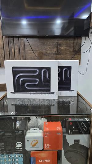 New Laptop Apple Macbook Pro 2025 M5 14-Inch 16GB Apple M5 SSD 512GB in ...